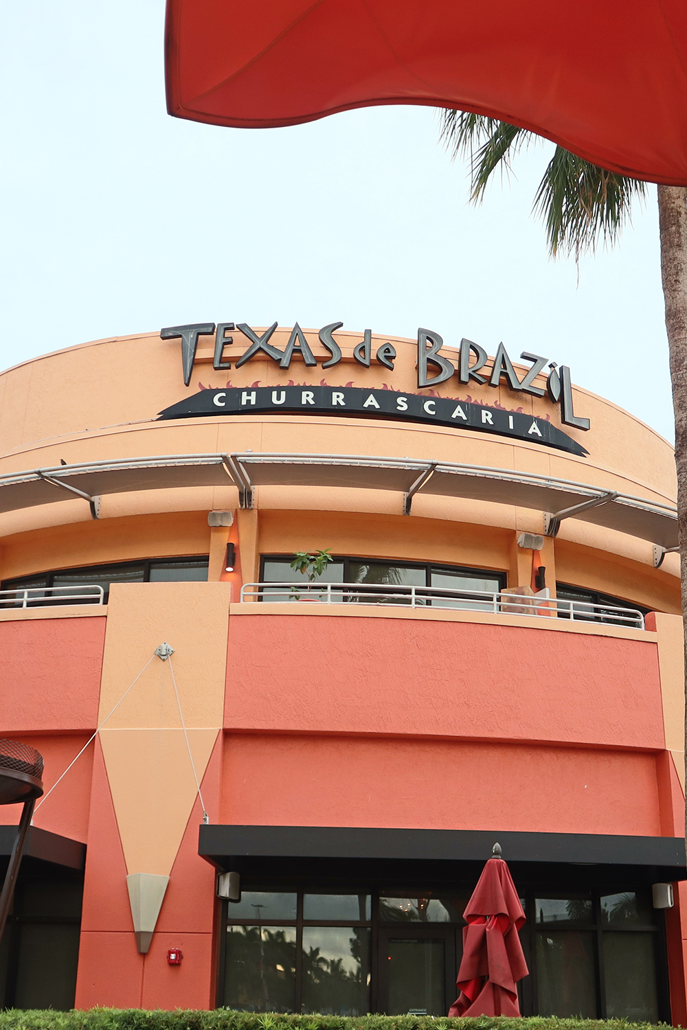 Dolphin Mall Miami: A look at Miami's largest outlet shopping ...